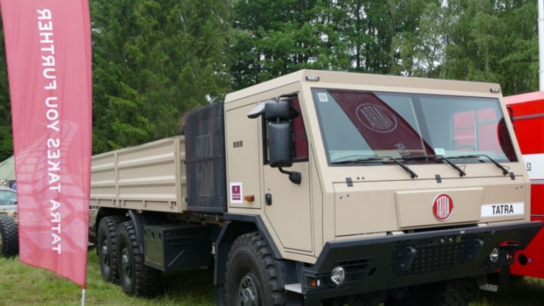 INFO.CZ | Třetí nejstarší automobilka světa Tatra Trucks má za sebou ...