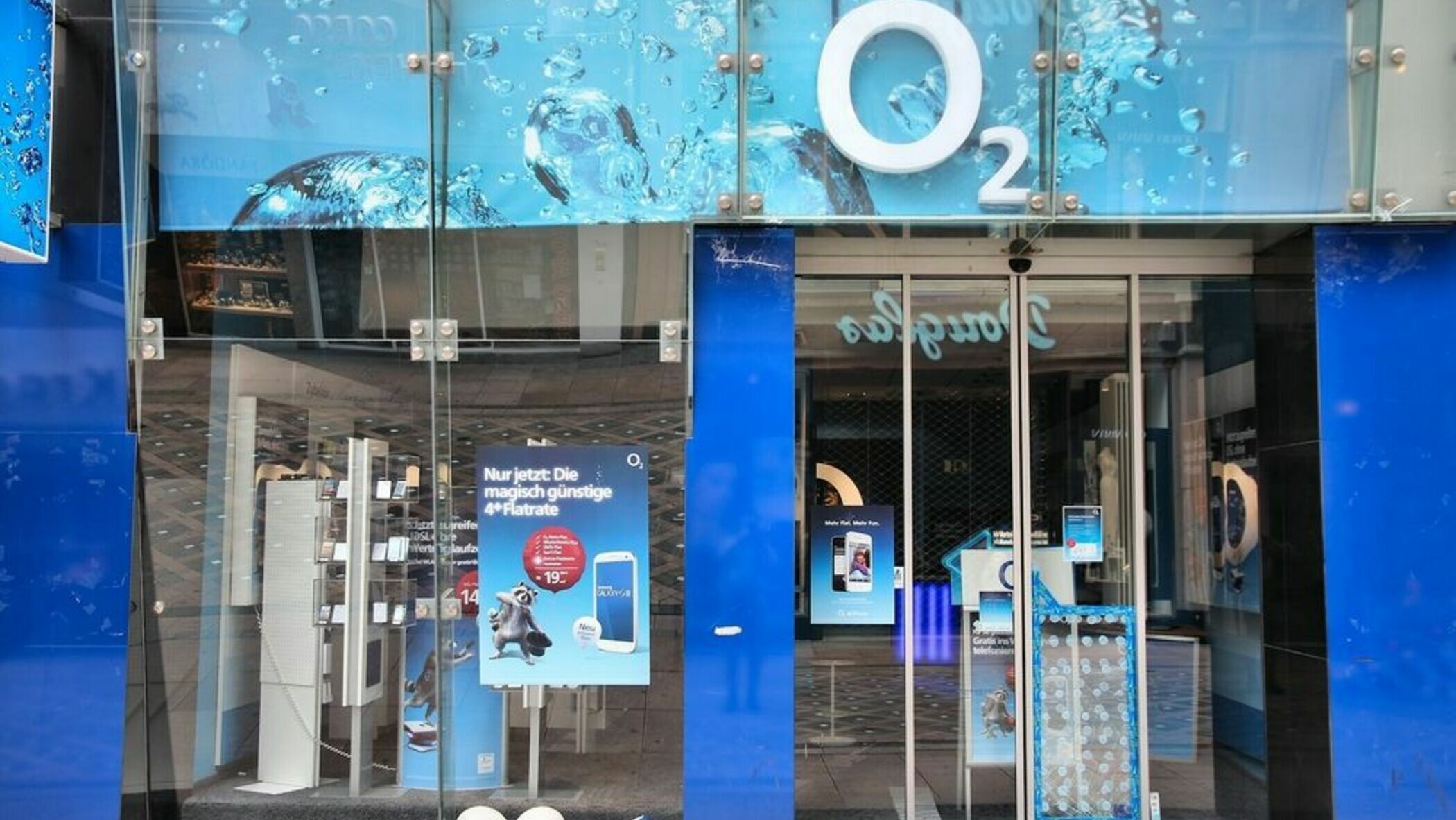 INFO.CZ | O2 chce zrychlit fixní internet. Do roku 2020 by měla ...