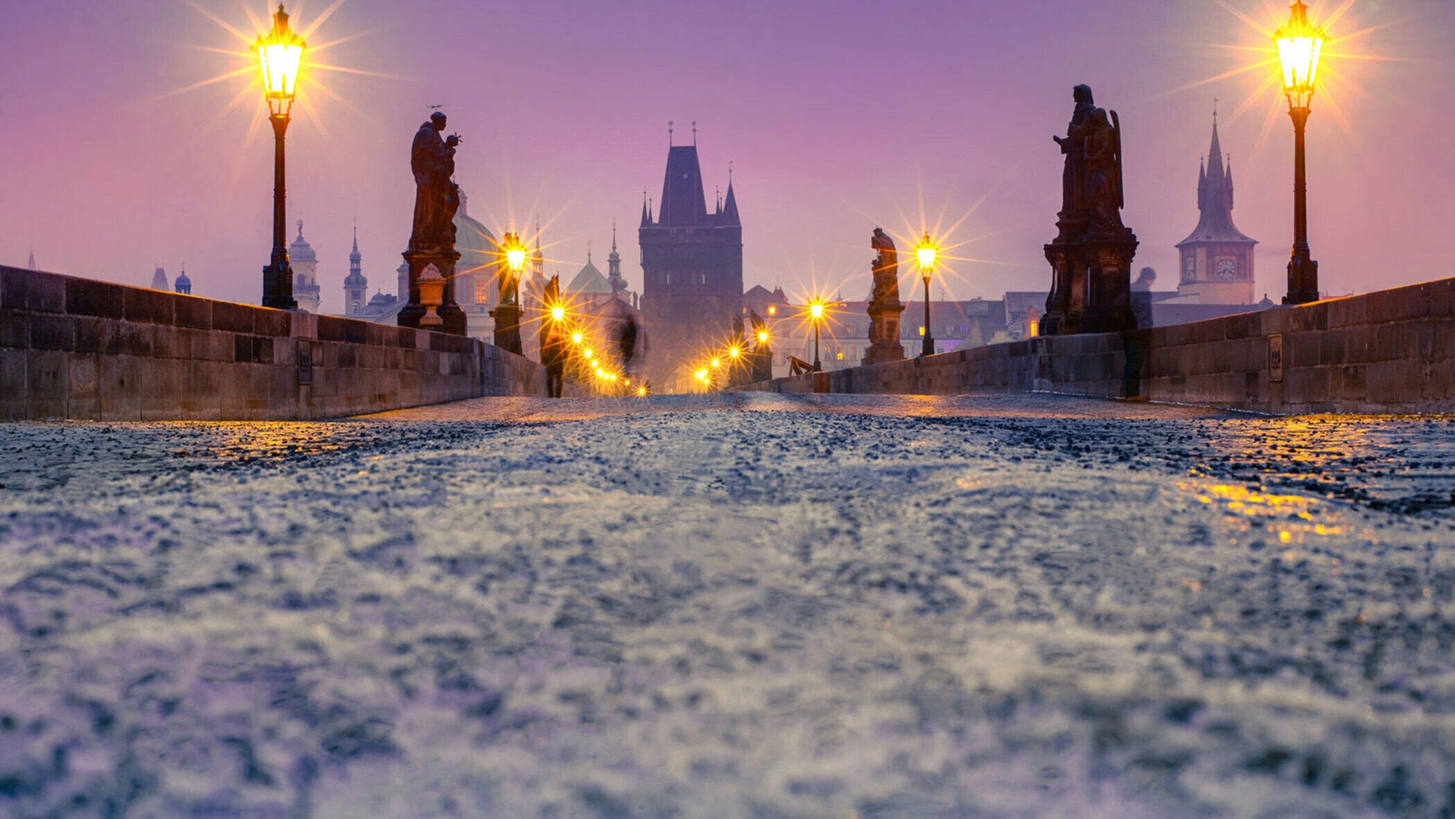 INFO.CZ | FOTOGALERIE: Pohádkově zasněžená Praha láká. Která další ...