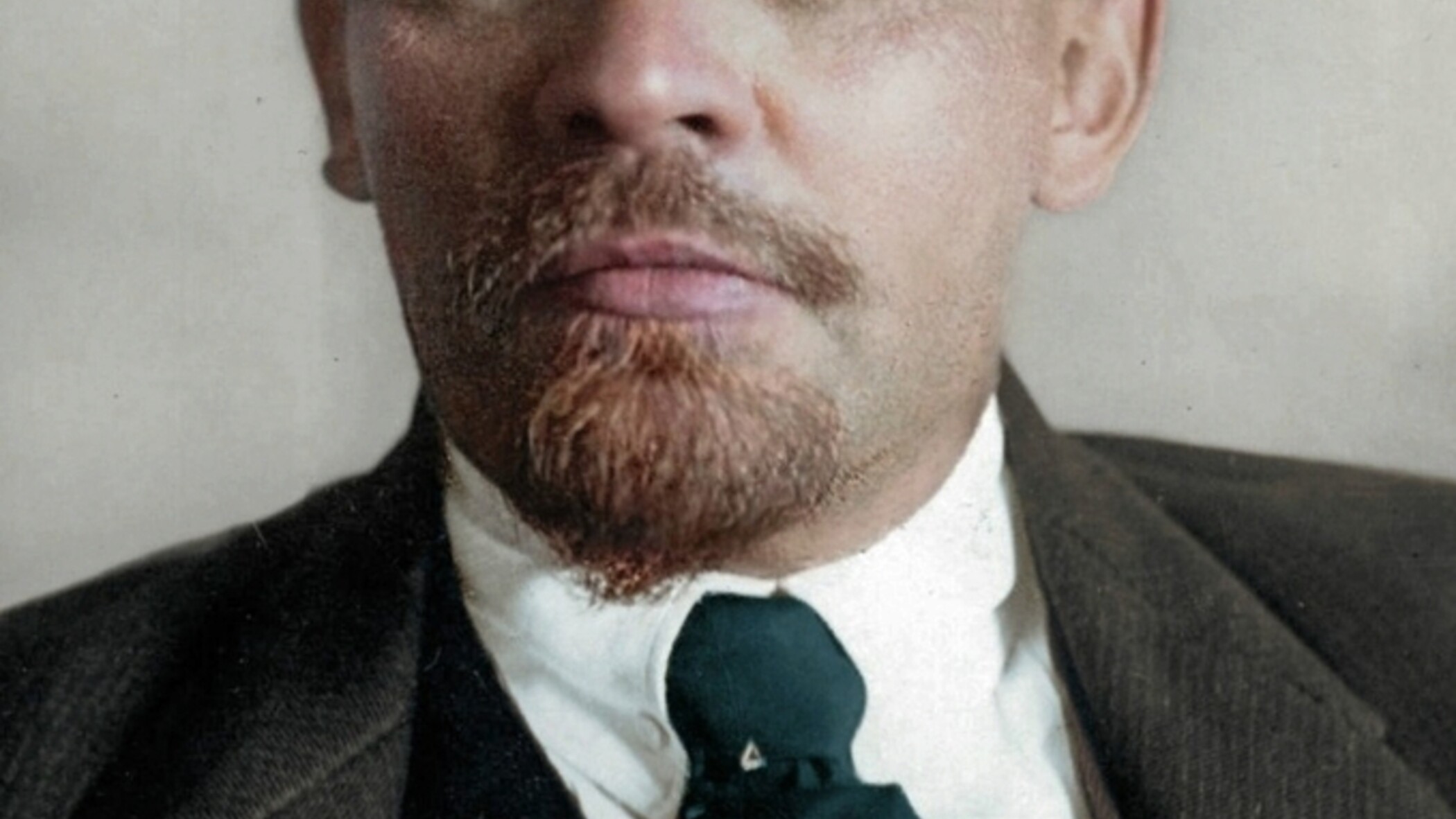 INFO.CZ | GALERIE: Lenin v barvě. Umělec zveřejnil kolorované ...