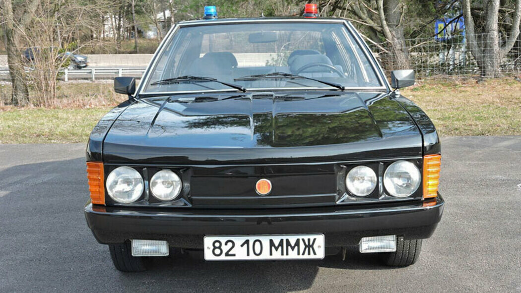 INFO.CZ | Tahle unikátní Tatra 613 je na prodej. Sloužila v KGB!