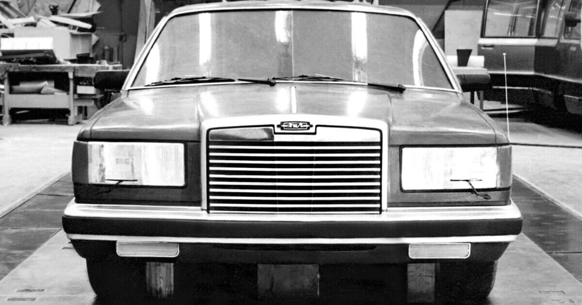 INFO.CZ | Tuhle sovětskou limuzínu určitě neznáte. V čem byl ZiL 4102 ...