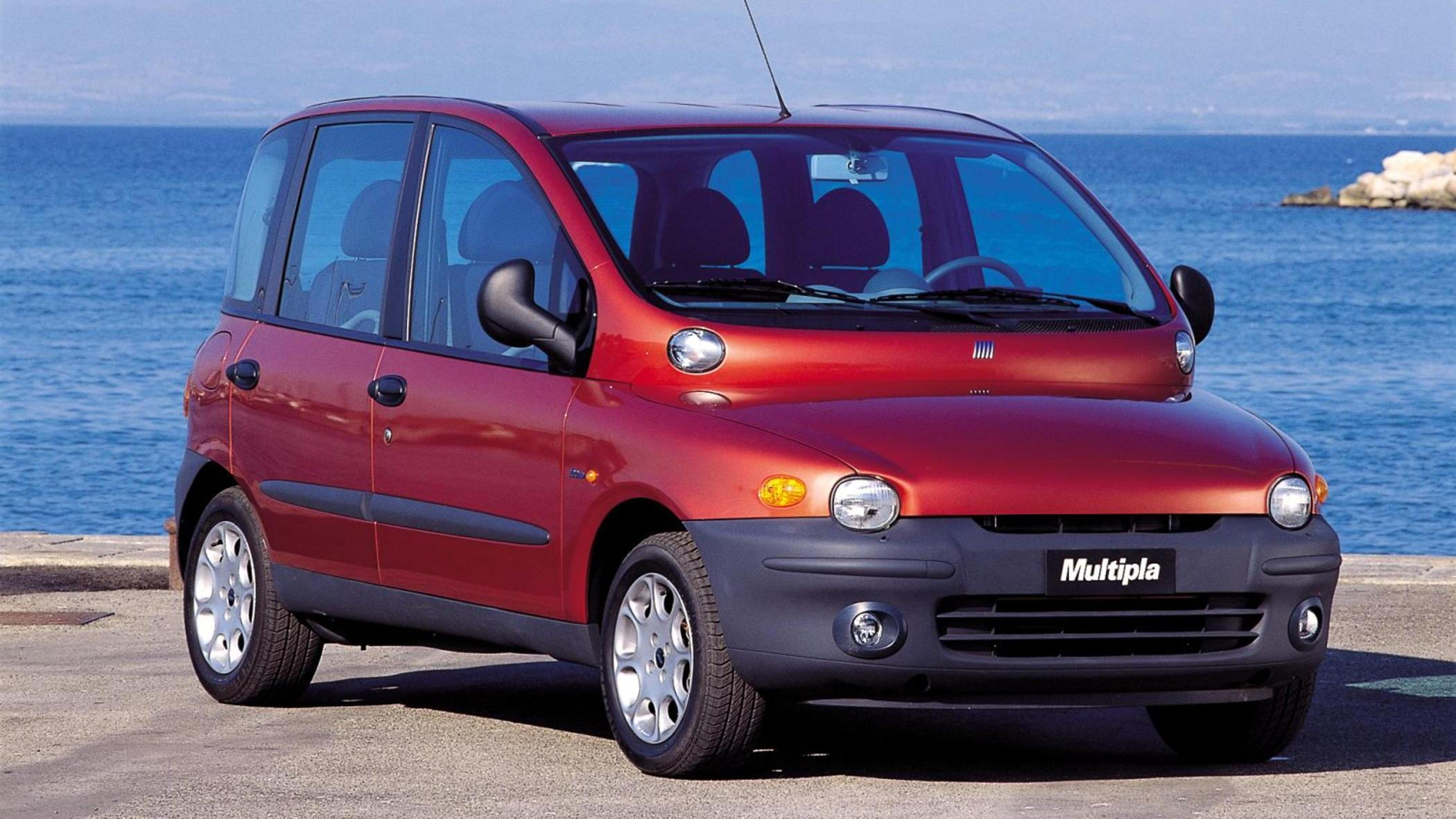 INFO.CZ | Před 25 lety debutovalo nejgeniálnější auto všech dob. Fiat ...