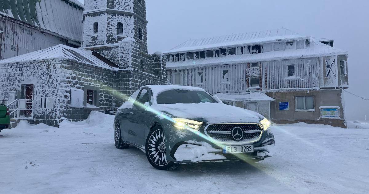 INFO.CZ | Českým autem roku se stal velký konzervativní Mercedes. Uspěl ...