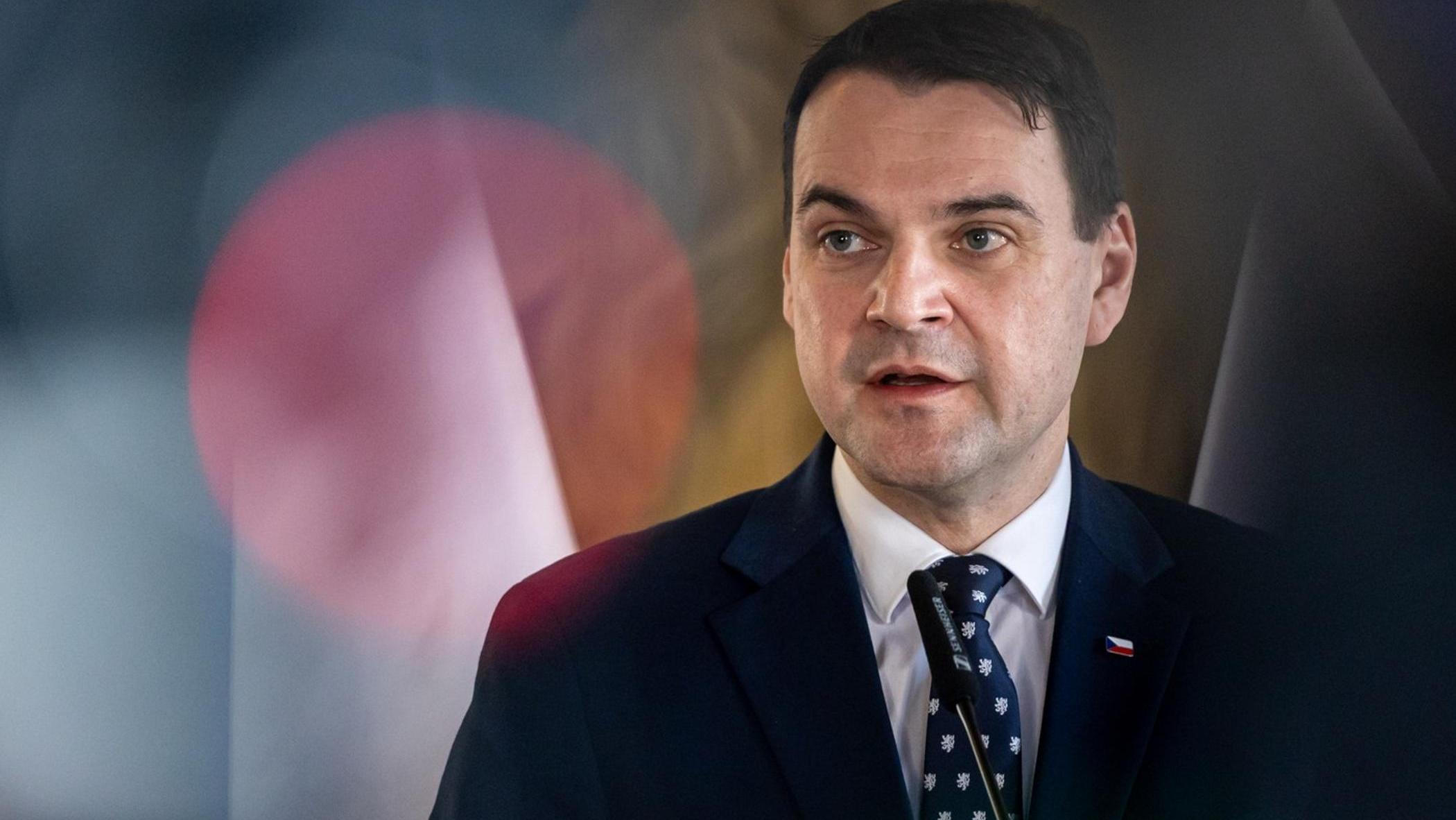 INFO.CZ | Macinka vydírá prezidenta. Sledujeme začátek konce Motoristů ...